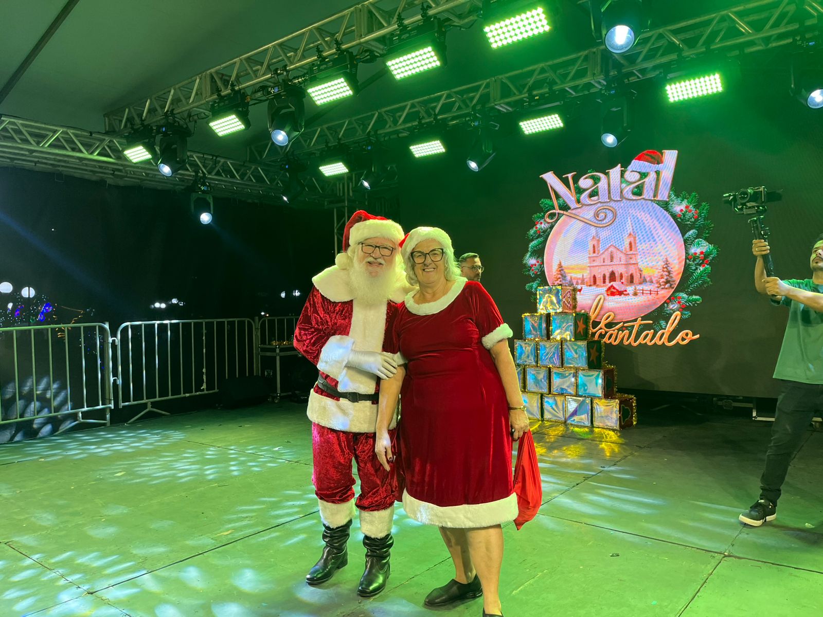 Chegada do Papai Noel lota a Praça Padre Röer em Braço do Norte - ACB ...